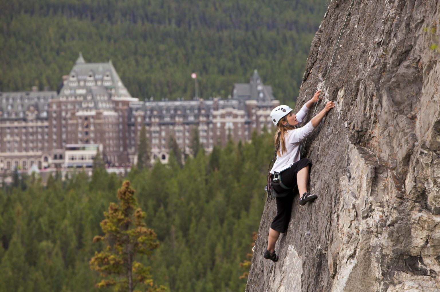 Banff Springs Hotel, Canada's Famous Resort - Banff National Park
