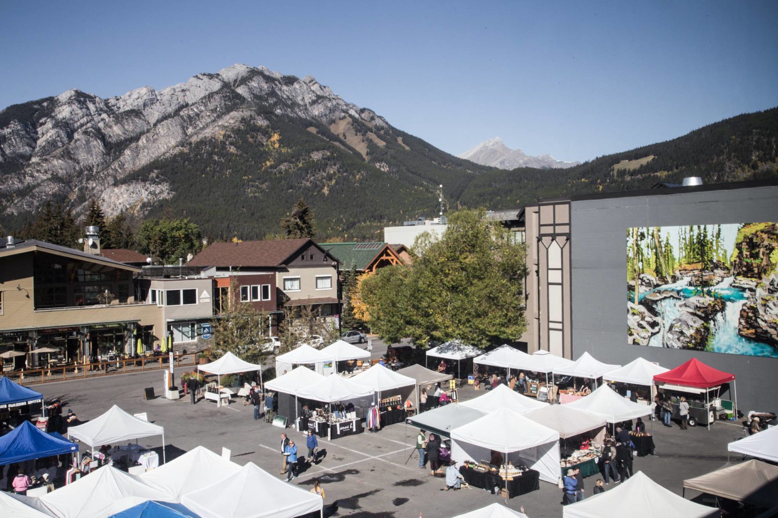 The 9 Best Small Towns in Alberta, Canada - Banff National Park