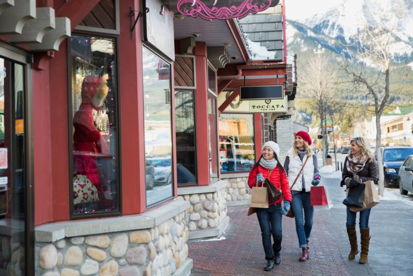 The 9 Best Small Towns in Alberta, Canada - Banff National Park