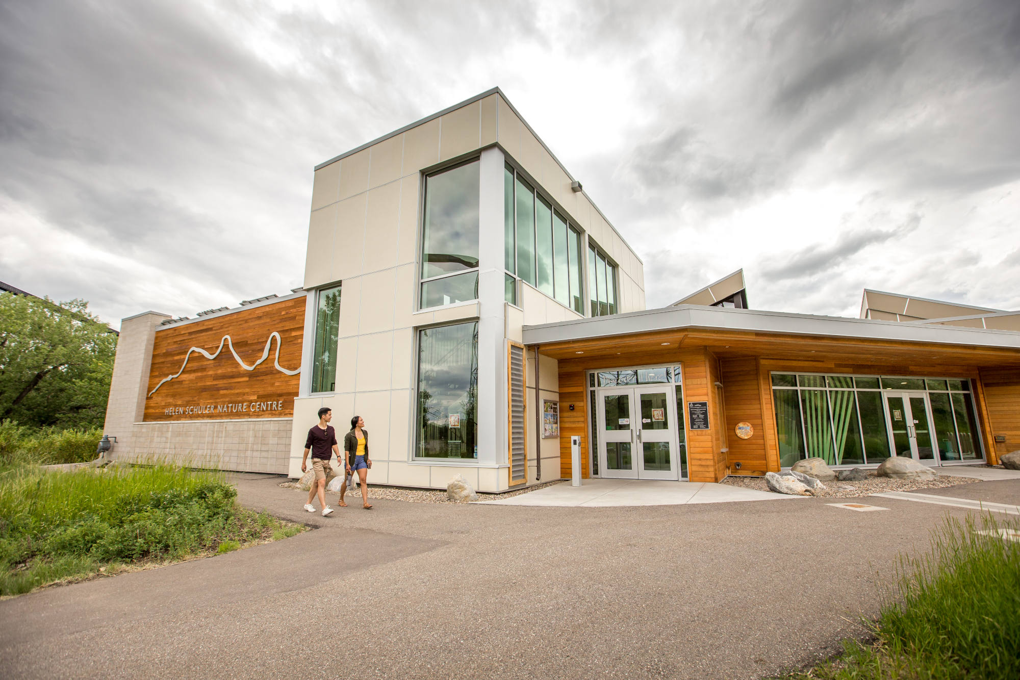 The 9 Best Small Towns in Alberta, Canada - Banff National Park