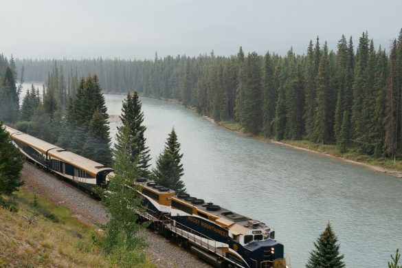 Banff Train Travel FAQs | Costs, Routes & Scenic Guide